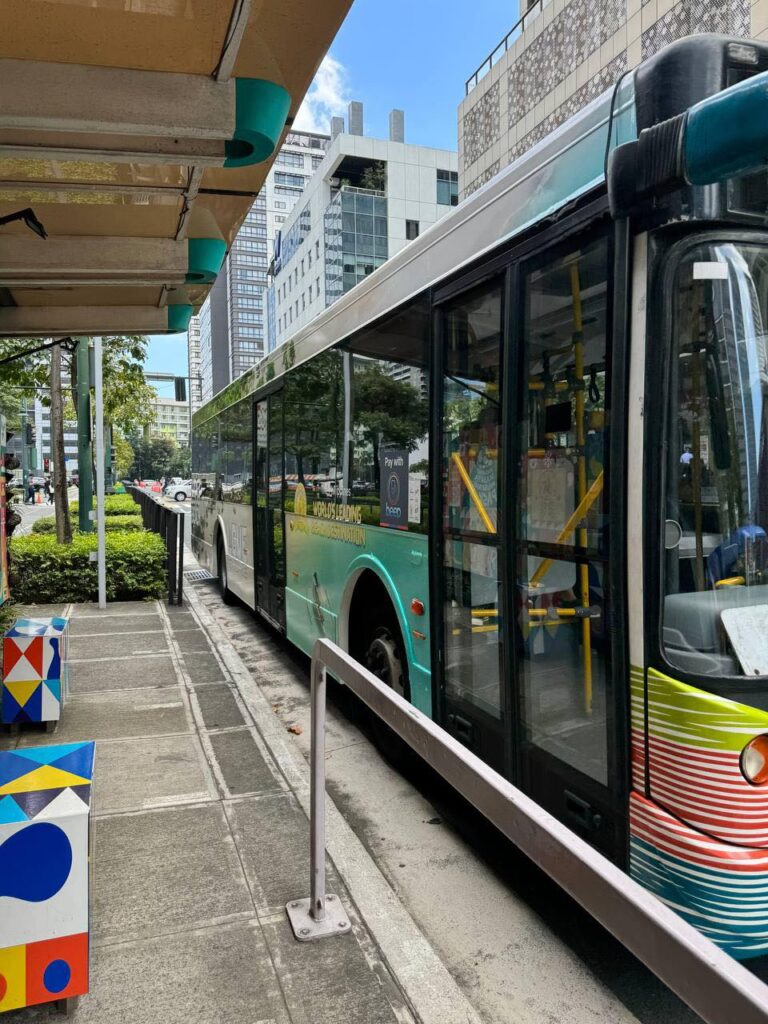 LOVE IN THE CITY | BGC BUS – Modern Journal Trends